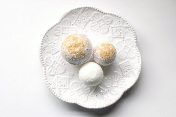DIY Bath Bombs + Lavender Bath Bomb Recipe
