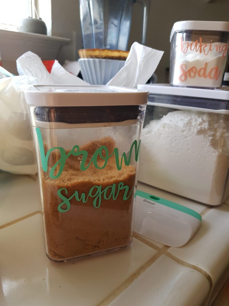 DIY Pantry Labels - Cricut Vinyl Pantry Labels Dear Creatives