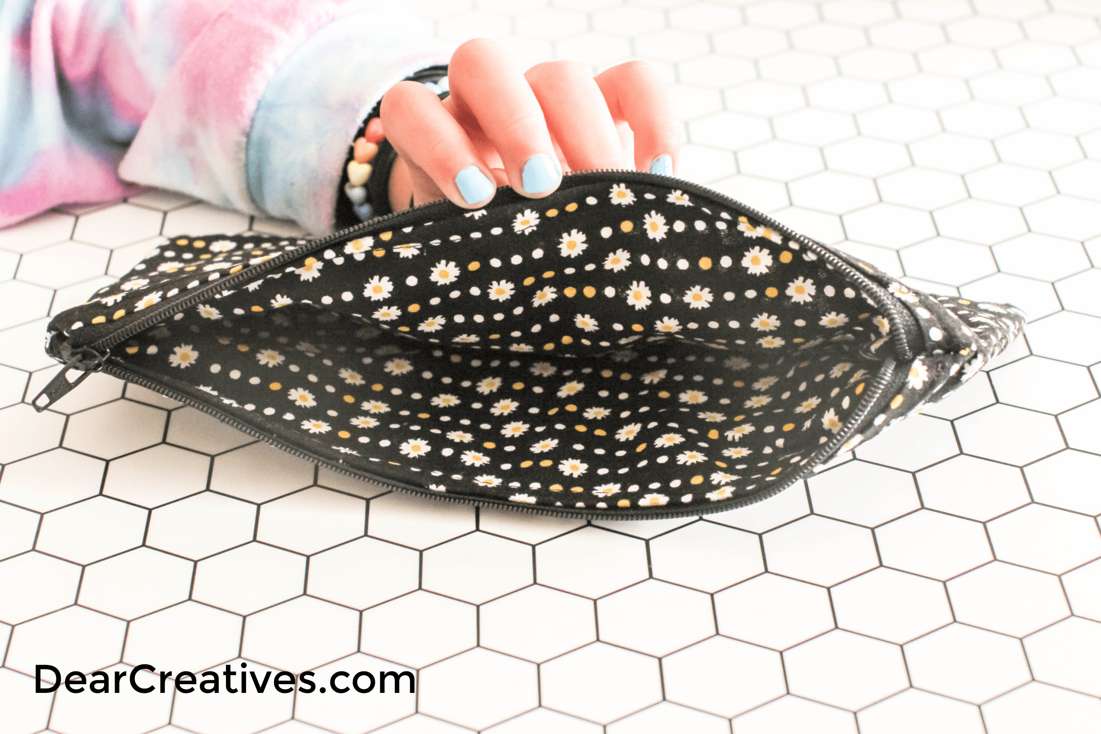 Zipper Pouch Tutorial DIYs Dear Creatives